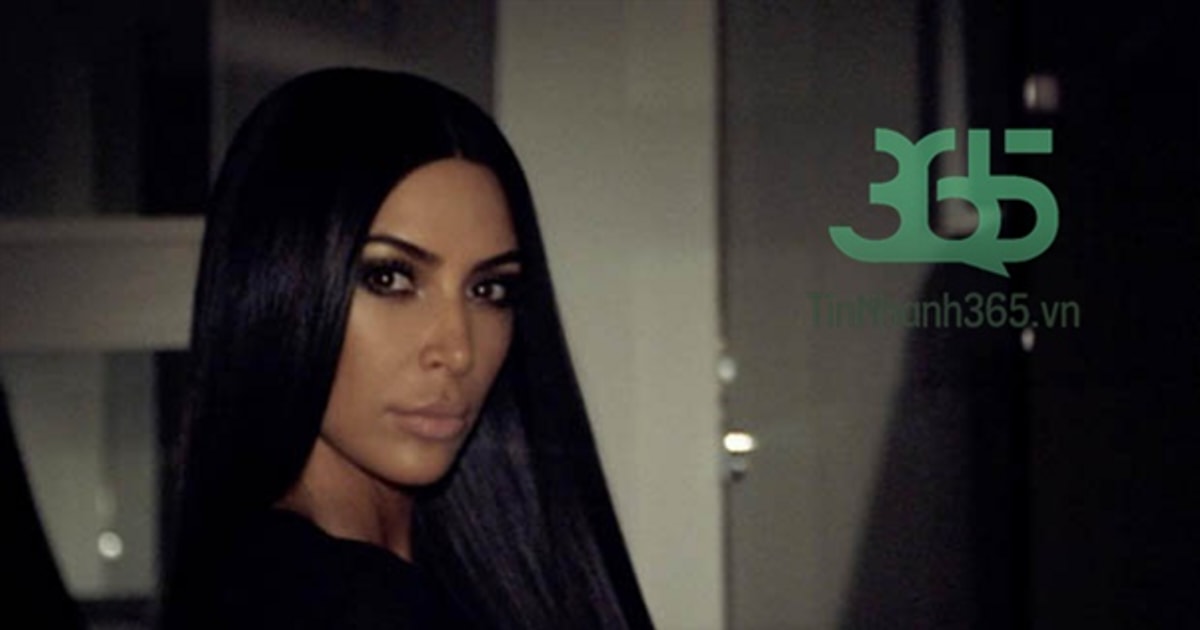 Kim Kardashian bị chửi sấp mặt vì cái tội khoe không đúng chỗ