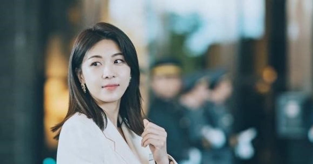 Ha Ji Won và Kim Ha Neul: Hai mỹ nhân cùng tuổi giống nhau đến lạ nhưng ...