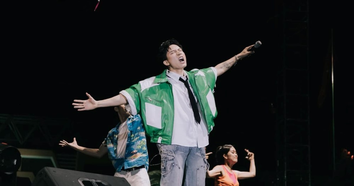 Anh Tú hát hỗ trợ gây ấn tupw trong Rap Việt